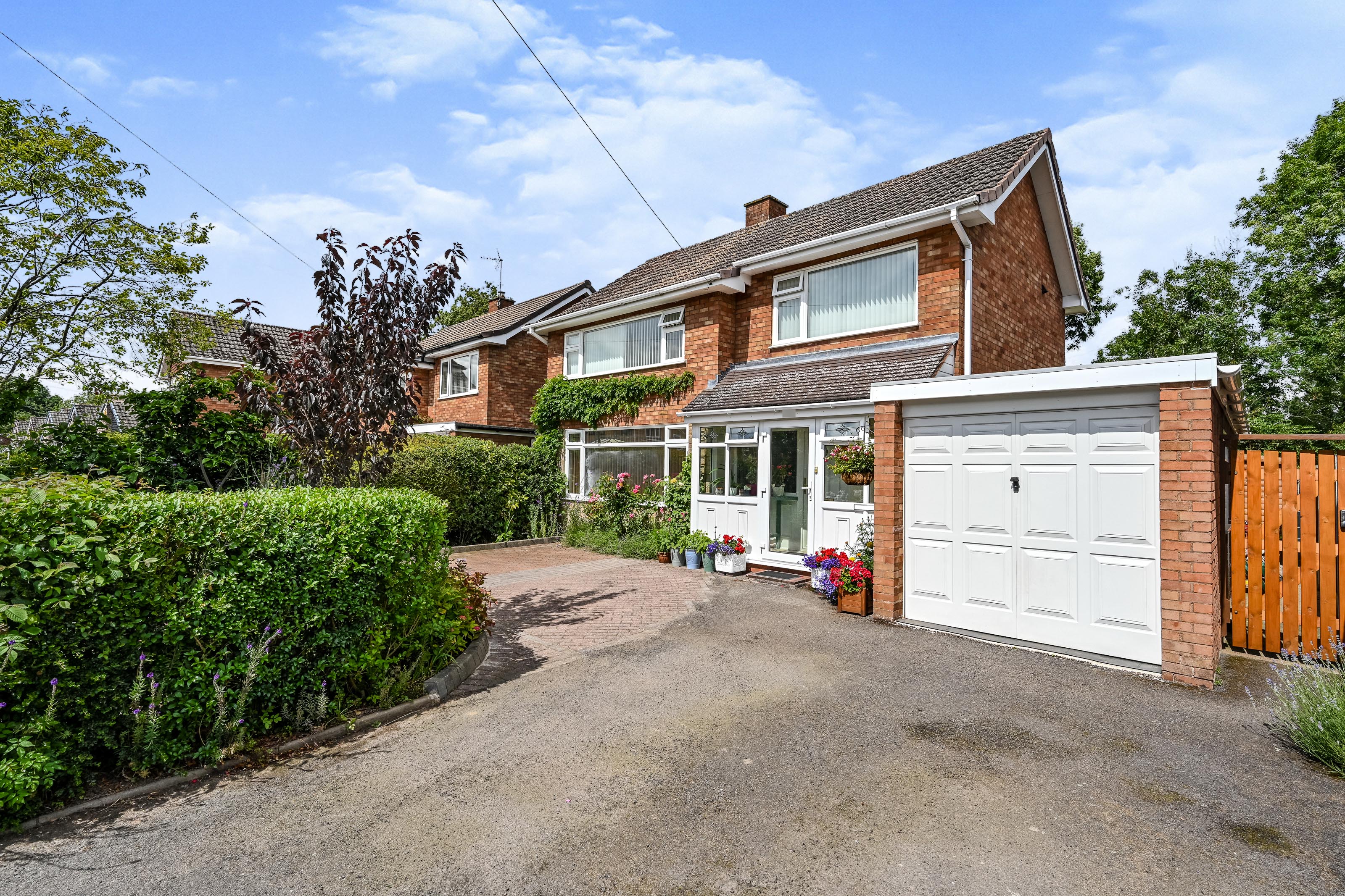 3 Bedroom Detached House For Sale In Ashleigh Crescent Stafford St19 9pn