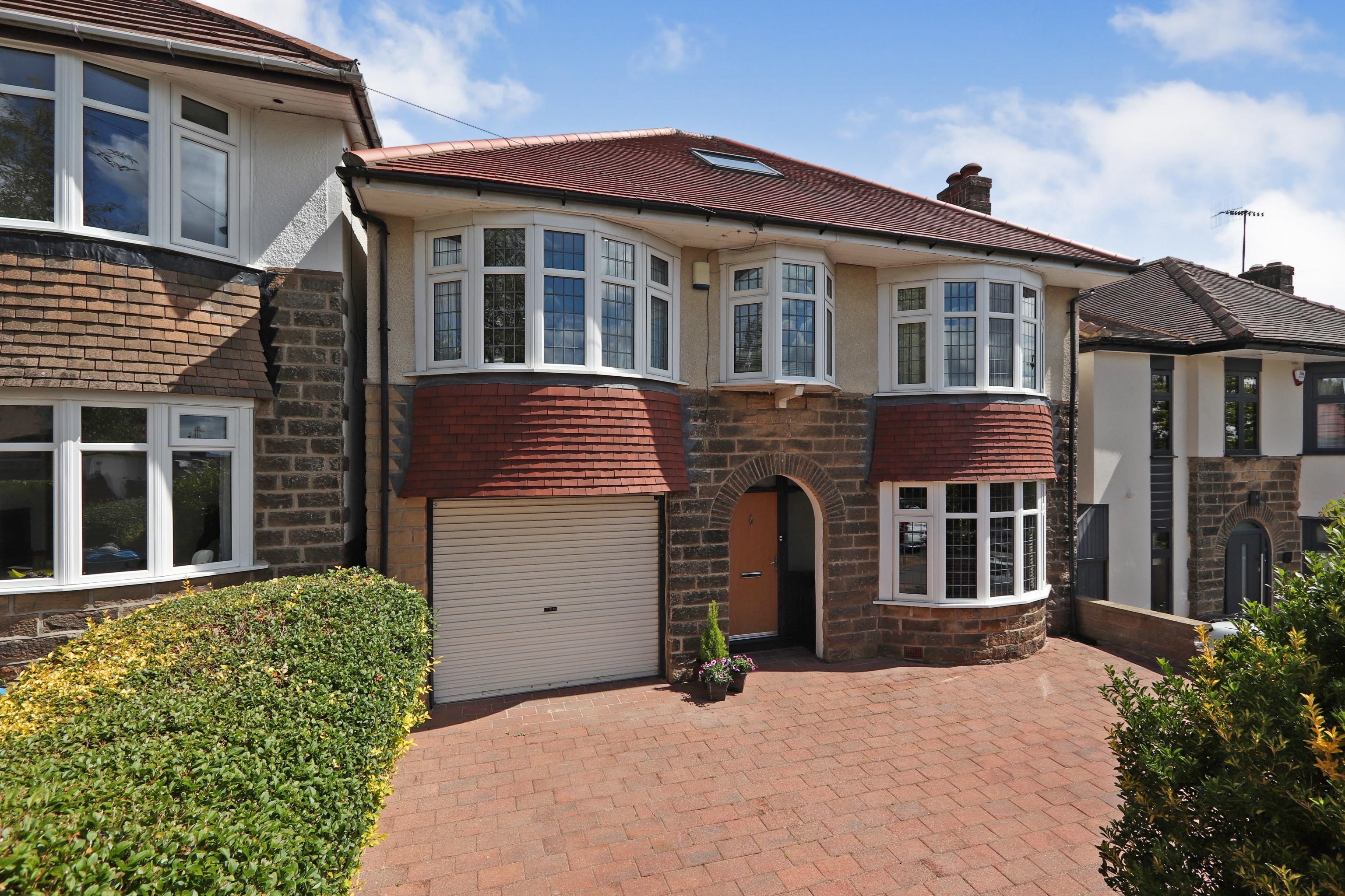 5 bedroom detached house for sale in Furniss Avenue, Sheffield, S17 3QP