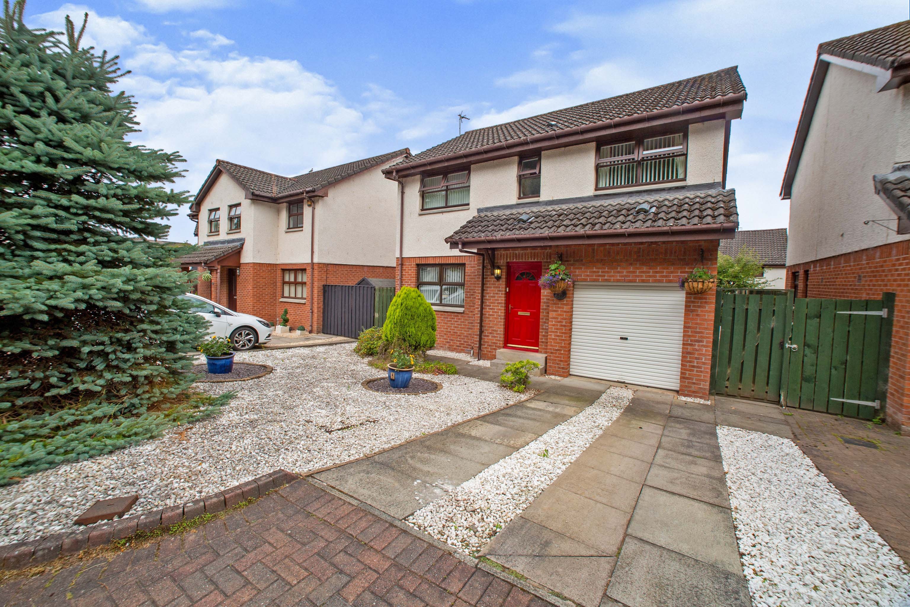 4 bedroom detached house for sale in Castle Drive, Falkirk, FK2 8GD