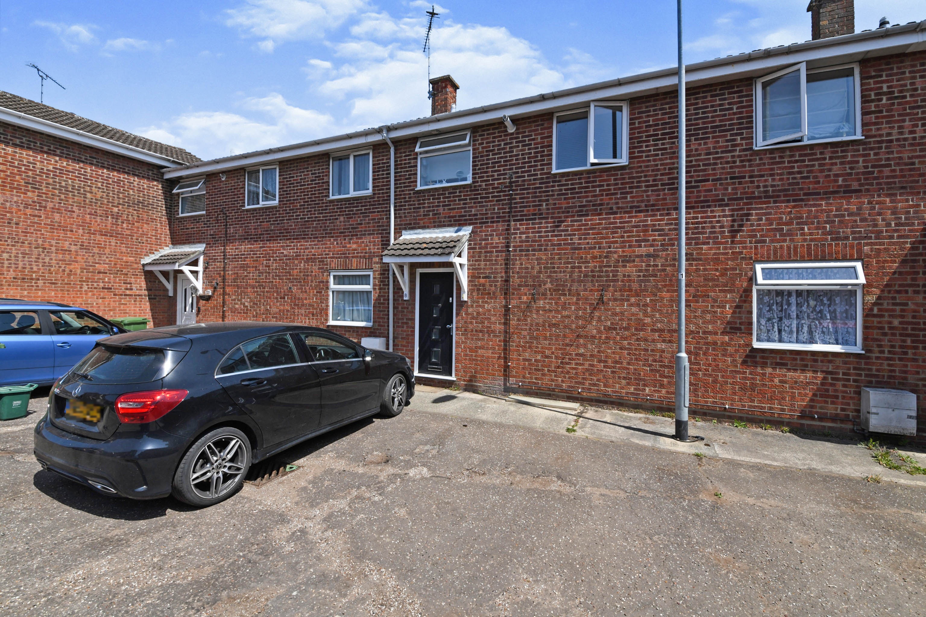 2 bedroom terraced house for sale in Stour Court, Braintree, CM7 3XG