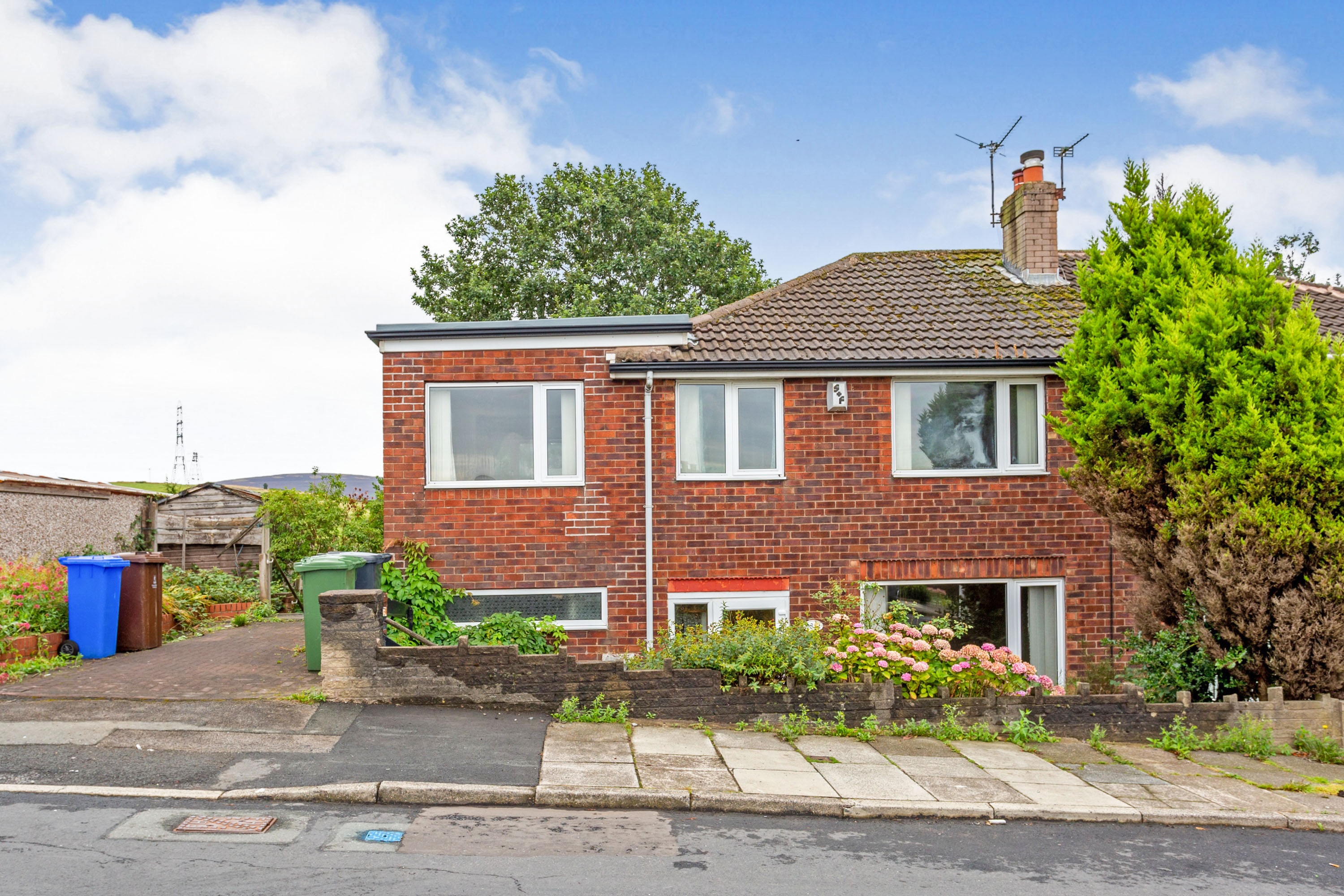 4 bedroom semi-detached house for sale in Old Road, Ashton-under-lyne ...