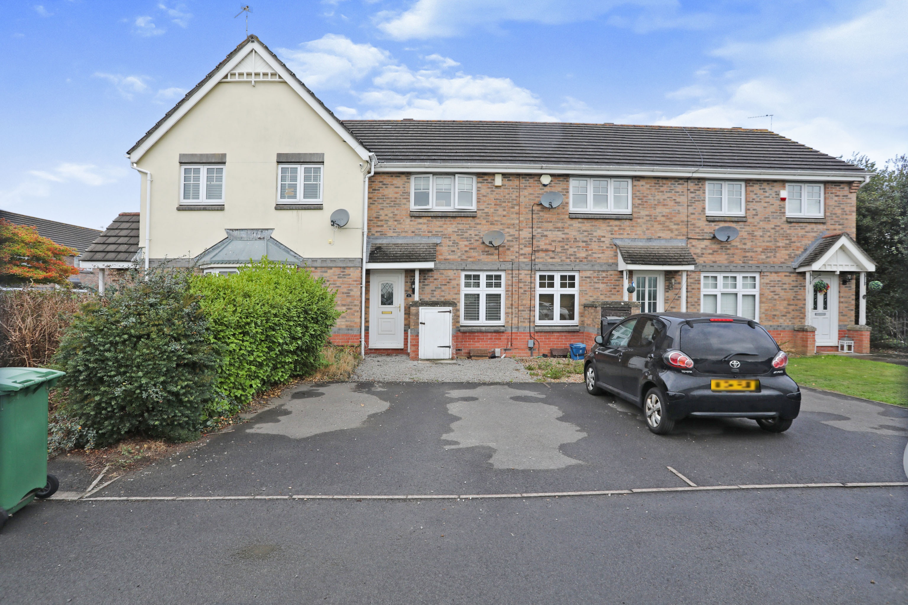 2 bedroom terraced house for sale in Lloyd Place, Cardiff, CF3 0NX