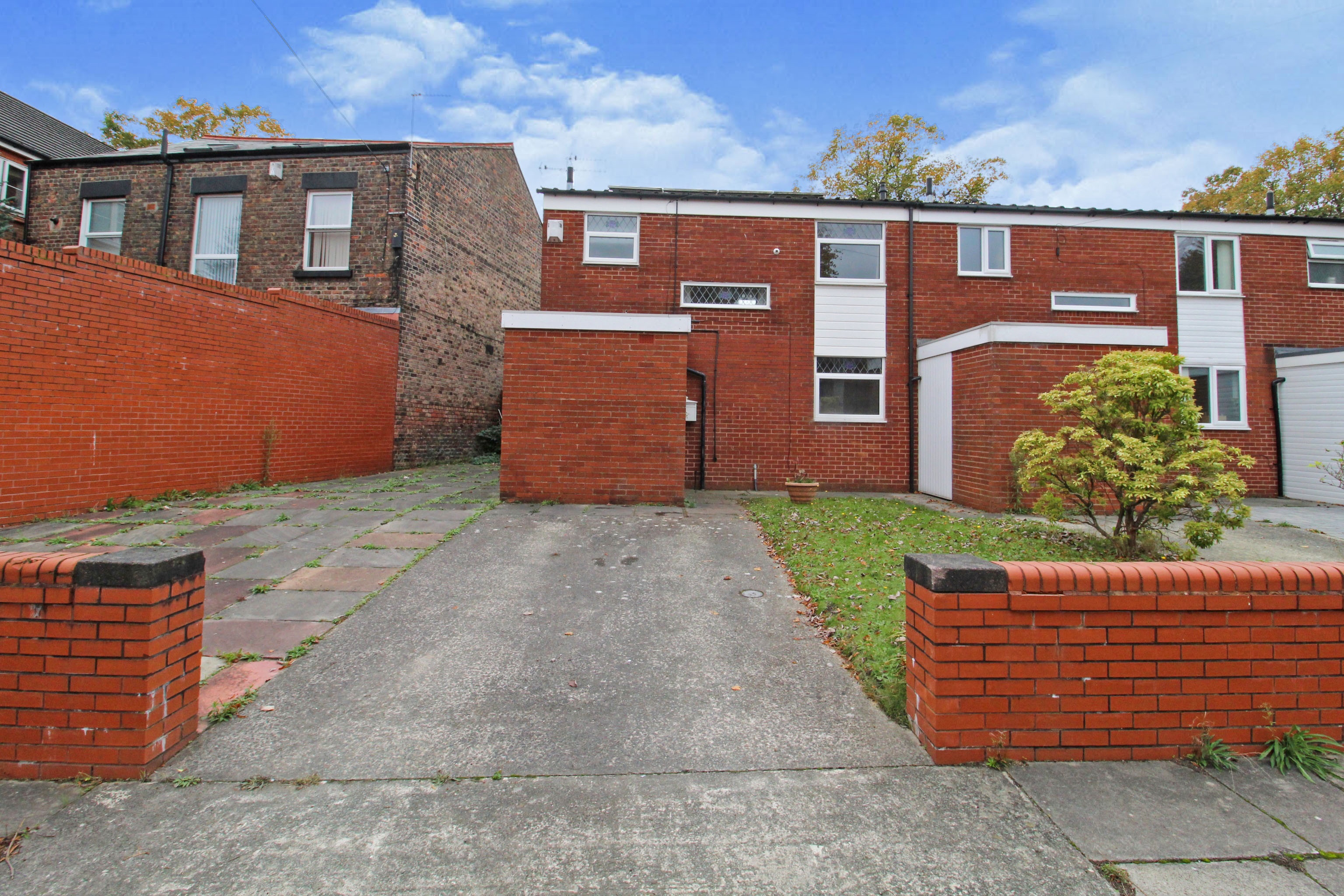 3 bedroom end of terrace house for sale in Rose Terrace, Liverpool, L18 5JH