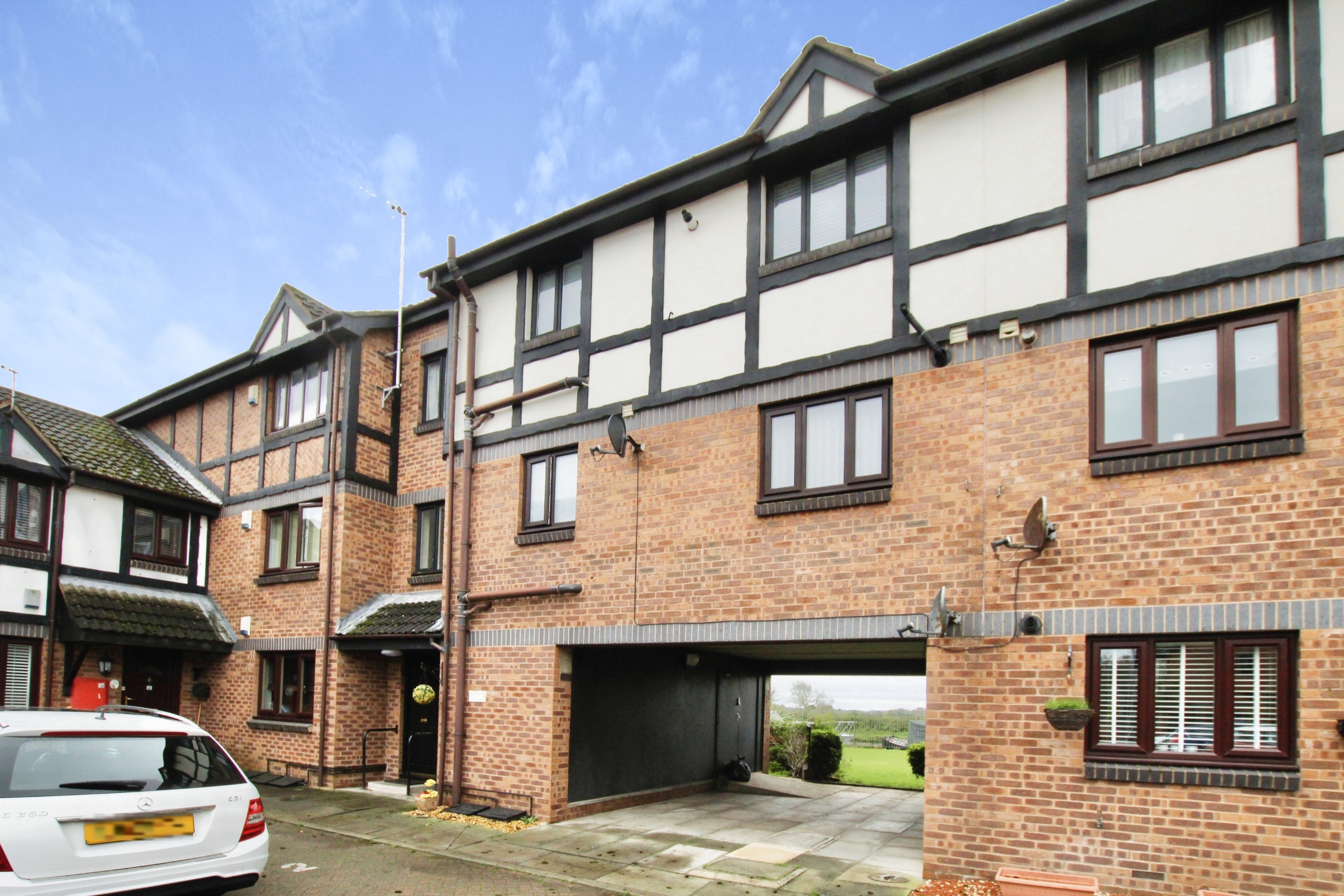 2 bedroom flat for sale in The Moorings, Liverpool, L31 2PS