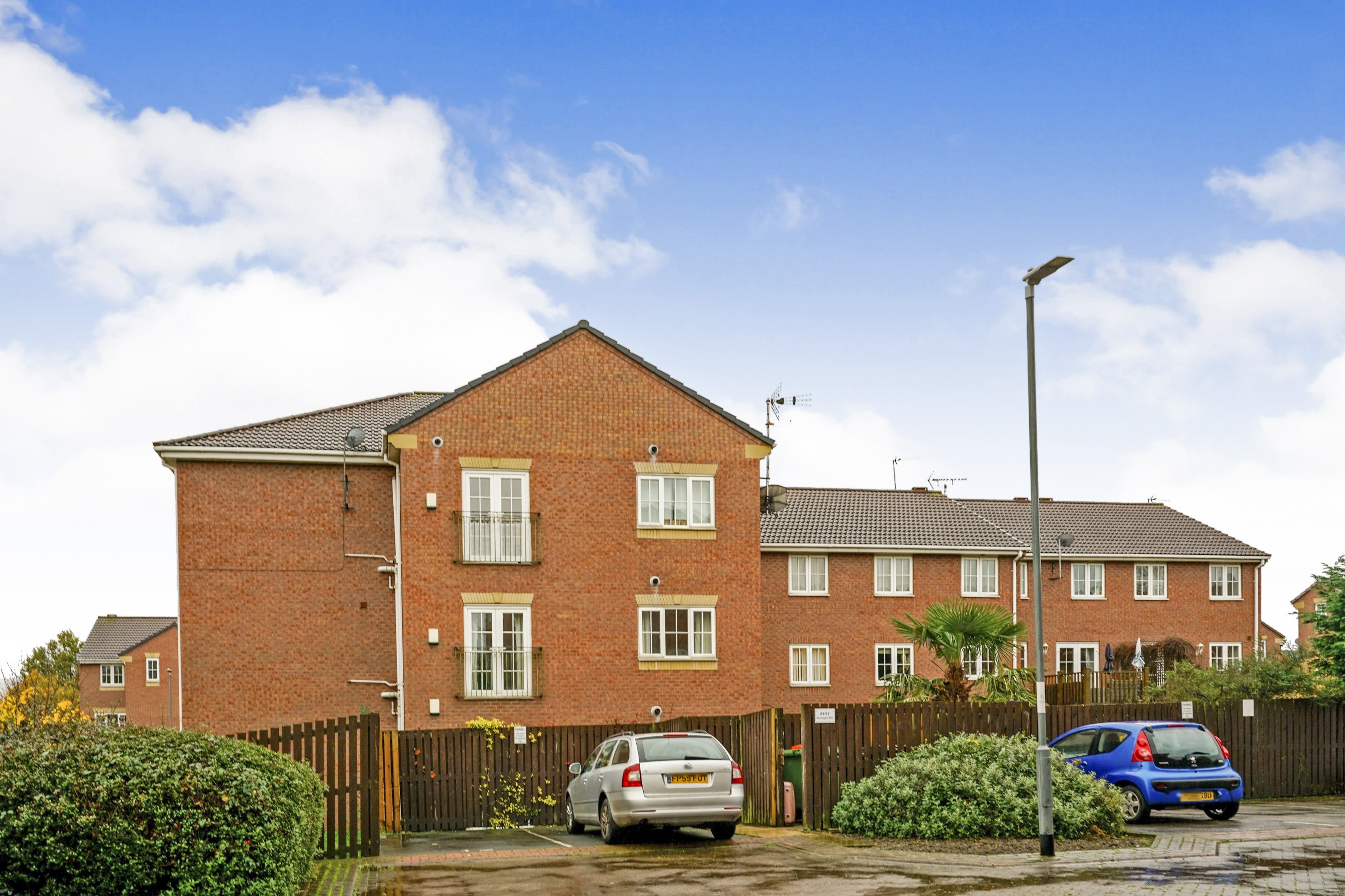 1 bedroom apartment for sale in Kensington Way, Leeds, LS10 4UP