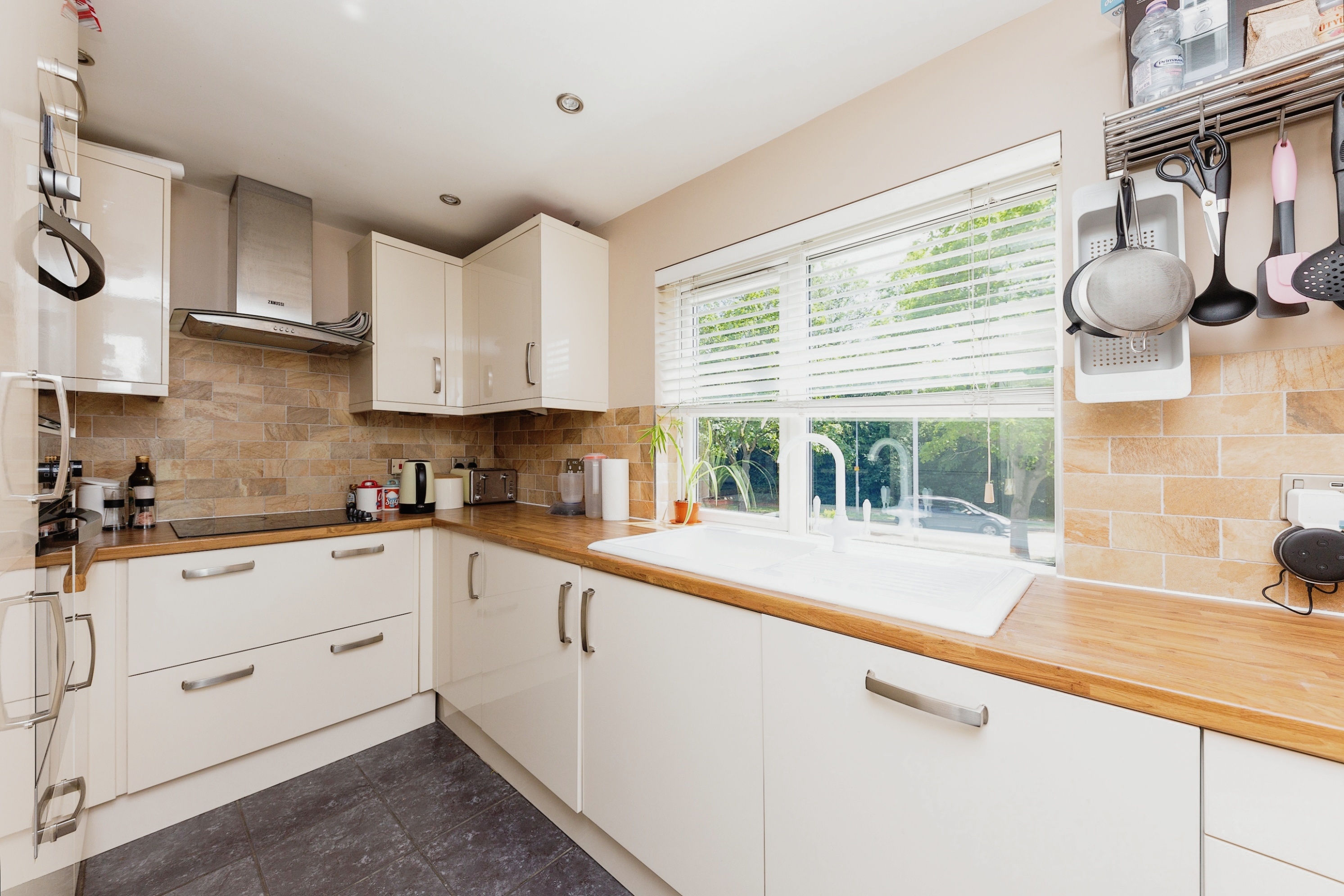 2 bedroom maisonette for sale in Jessop Road, Stevenage, SG1 5NE