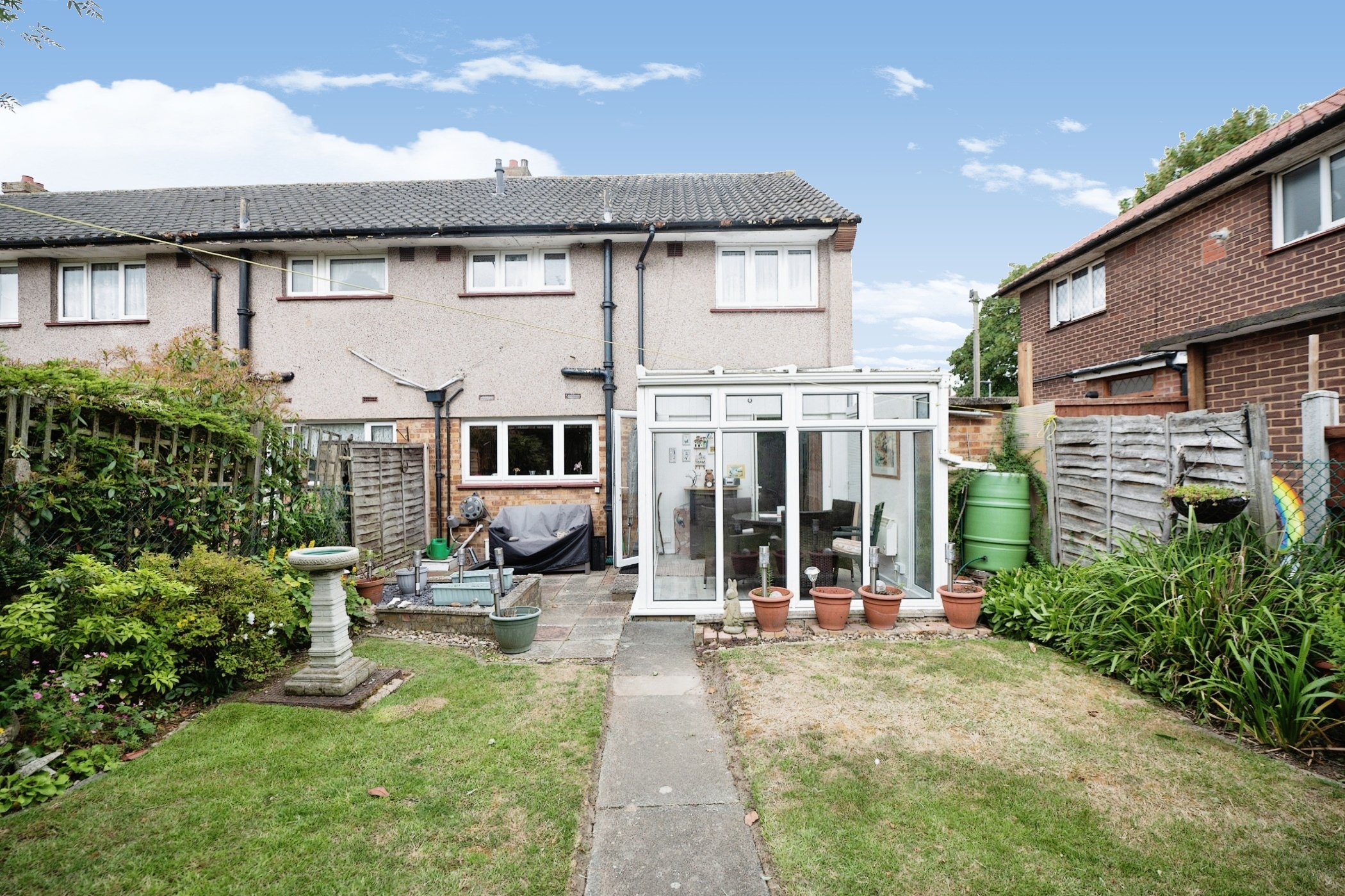 3 bedroom end of terrace house for sale in Thatches Grove, Romford, RM6 5LH