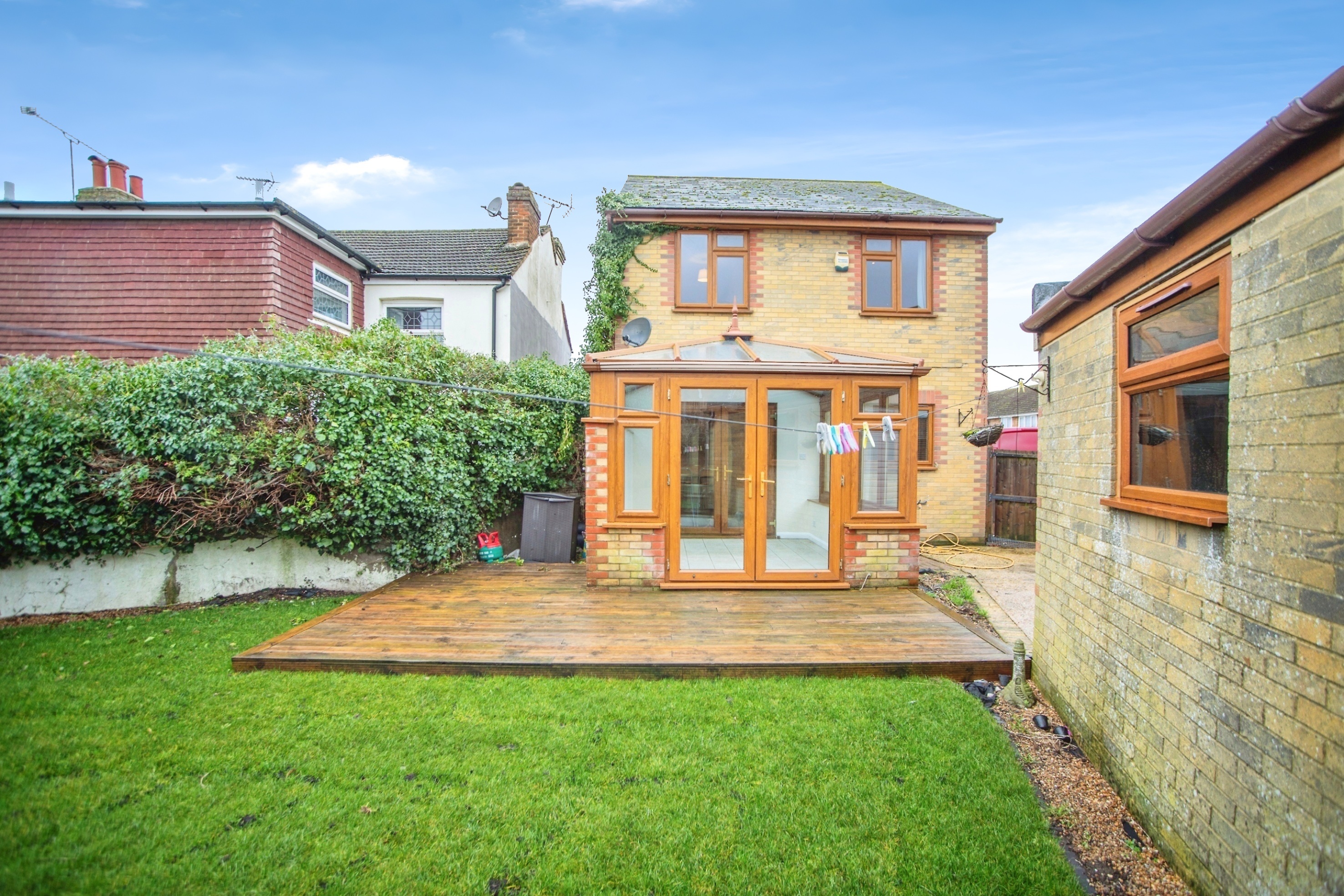 4 bedroom detached house for sale in High Street, Wouldham, Rochester ...