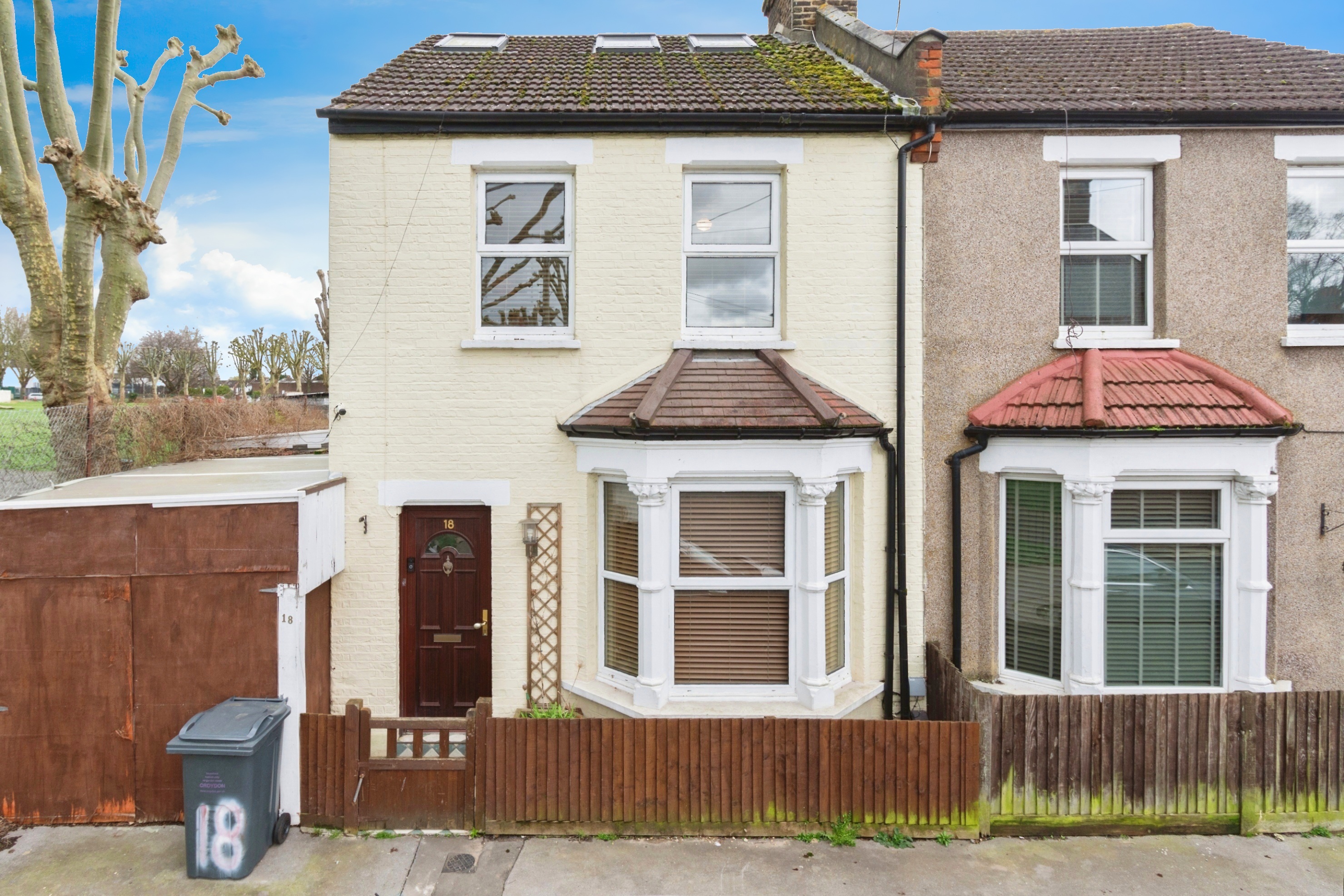 3 bedroom semi-detached house for sale in Henderson Road, Croydon, CR0 2QG