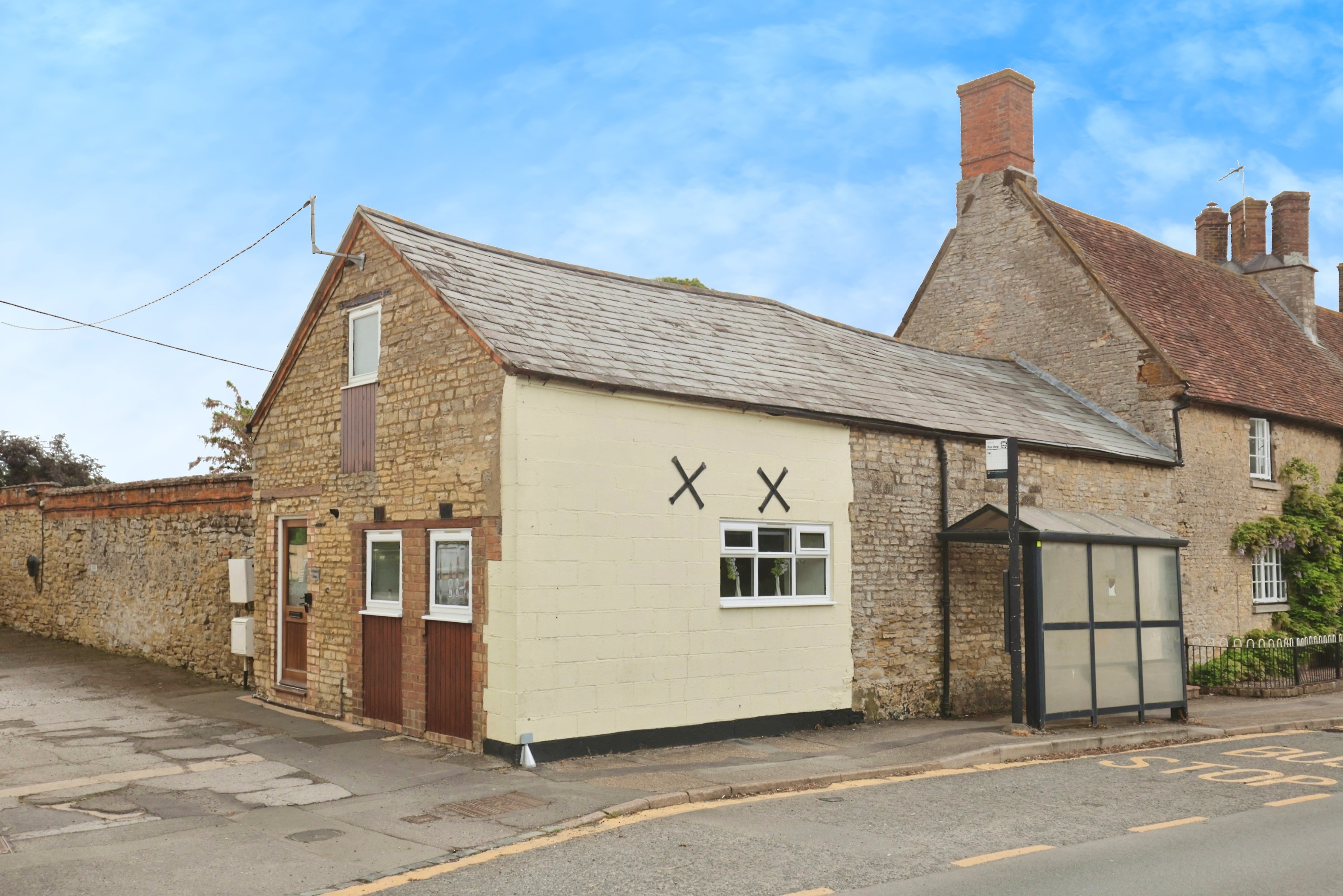 1 bedroom barn conversion for sale in Grafton Regis, Towcester, NN12 7SR