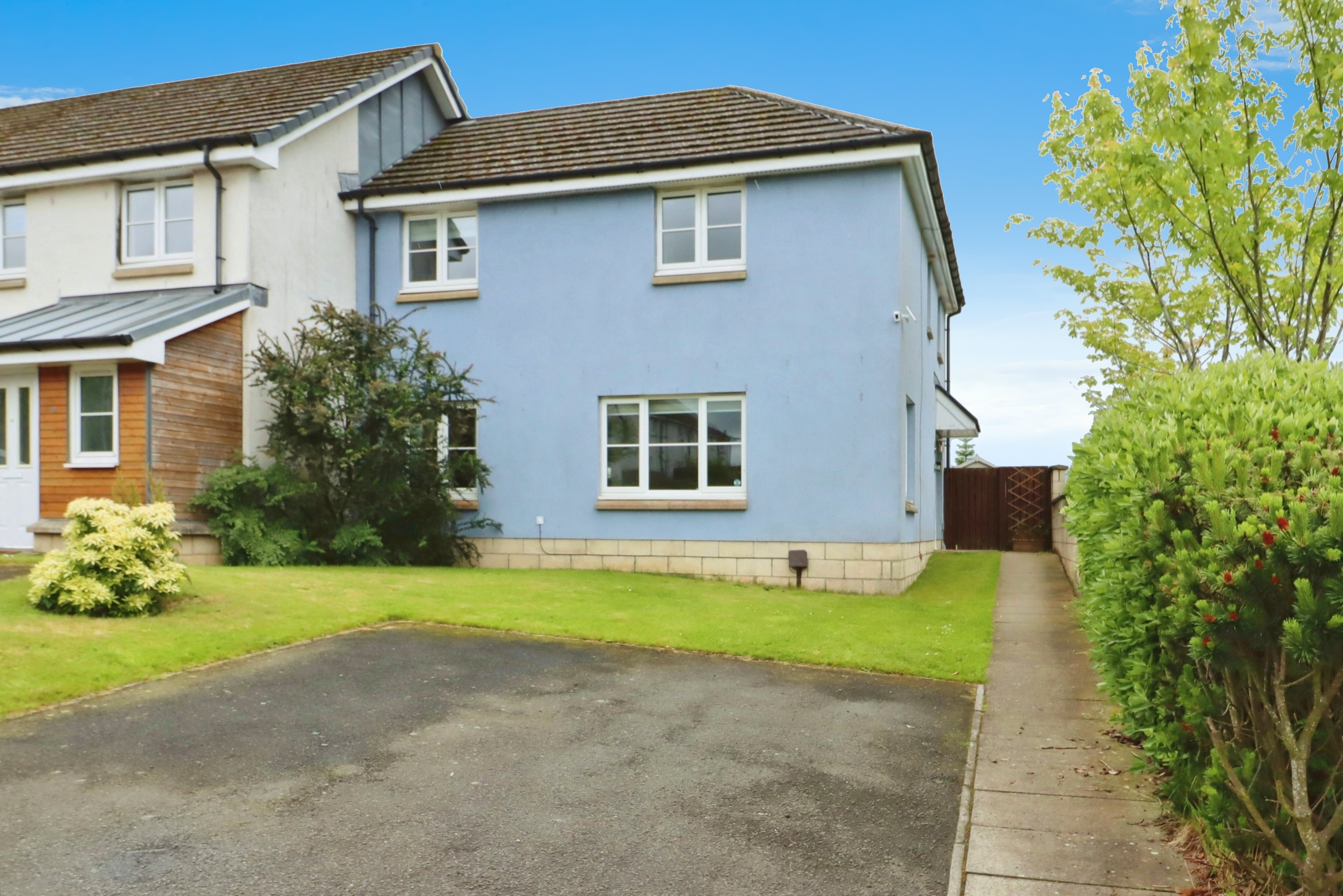 3 bedroom end of terrace house for sale in Merlin Drive, Dunfermline ...