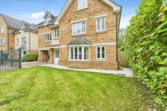 Addlestone Estate Agents | Purplebricks