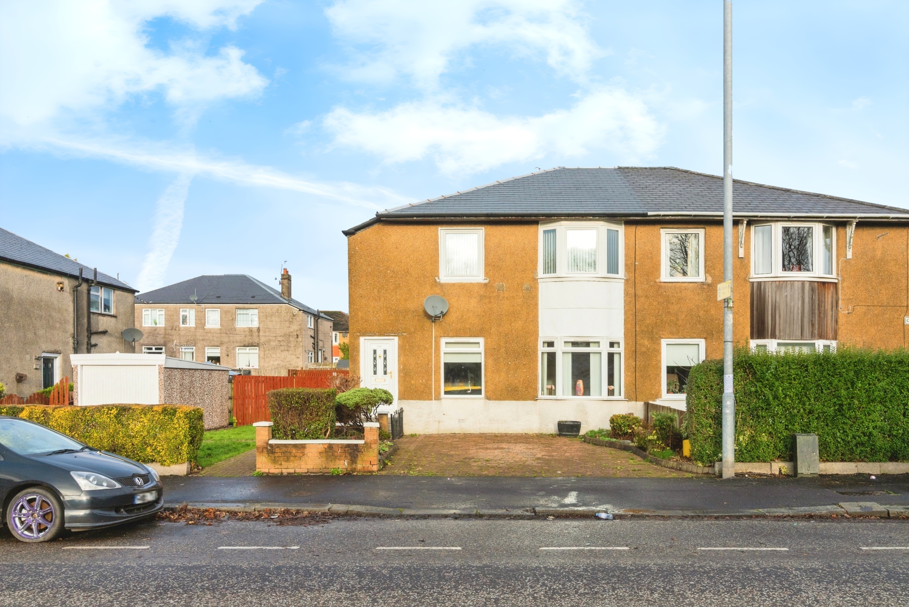 3 bedroom flat for sale in Croftfoot Road, Glasgow, G44 5JU